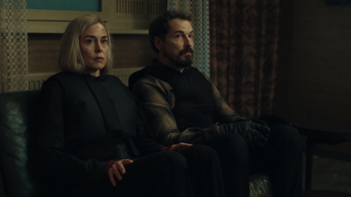 Unfamiliar, miniserie de espionaje en Netflix: ¿de qué trata?